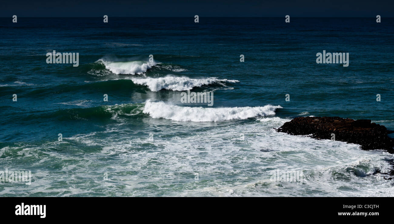 Dramatic Ocean Waves Stock Photo - Alamy