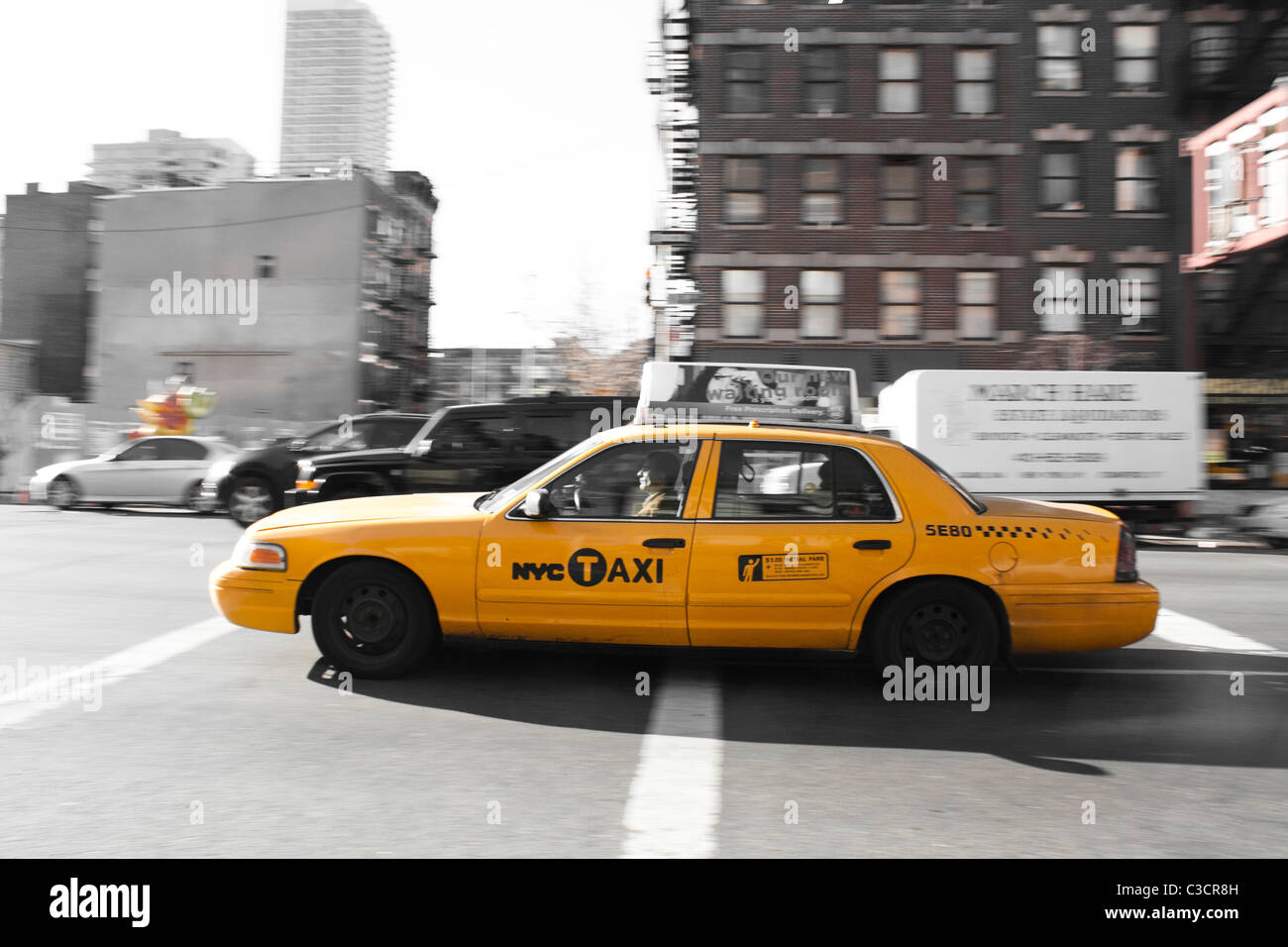 Yellow new york taxi hi-res stock photography and images - Alamy