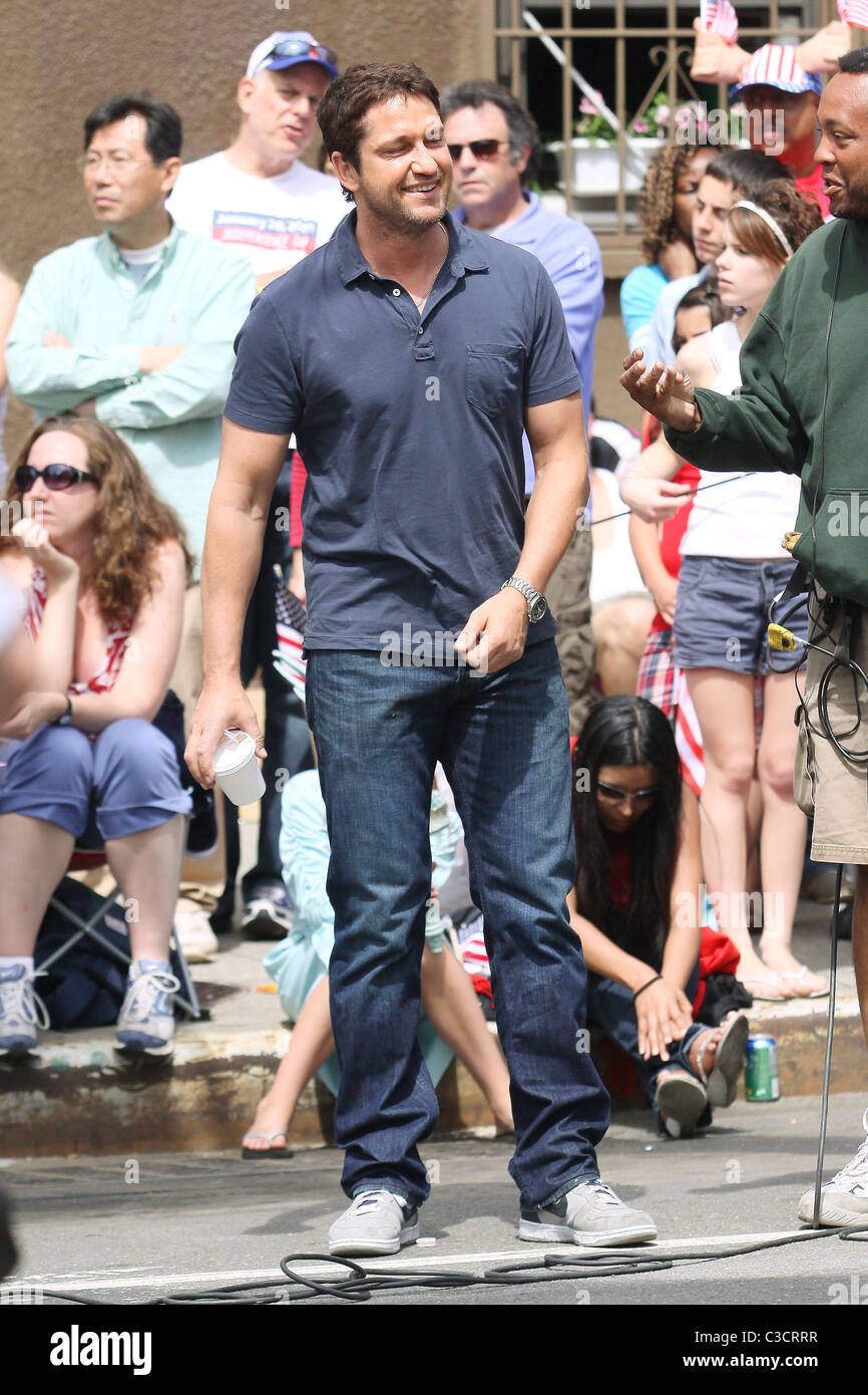 Gerard Butler on the set of 'The Bounty Hunter' filming a fight scene ...