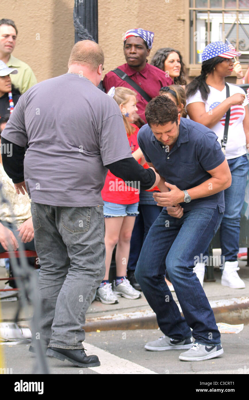 Gerard Butler on the set of 'The Bounty Hunter' filming a fight scene ...