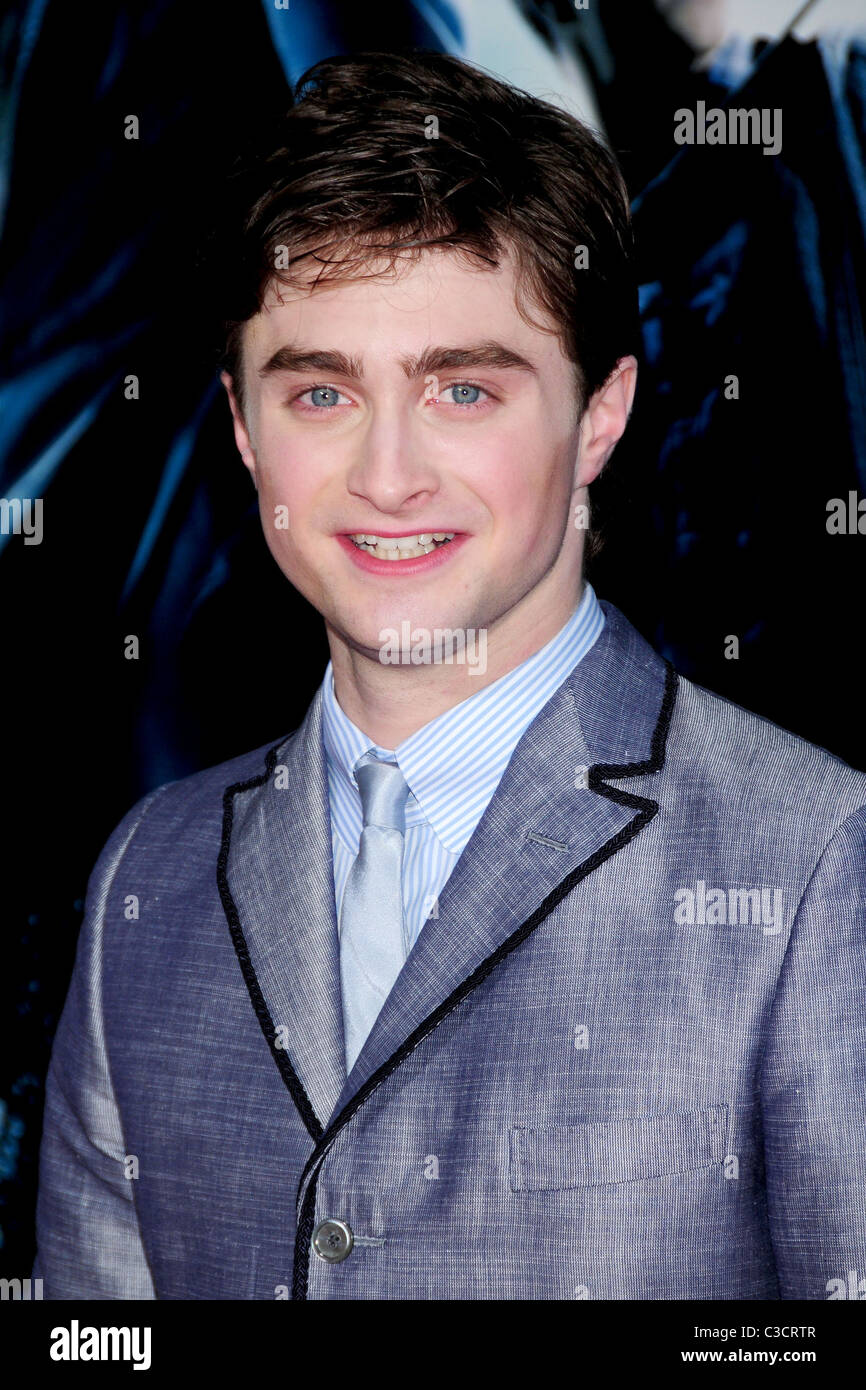 Daniel Radcliffe New York Premiere of 'Harry Potter And The Half-Blood ...