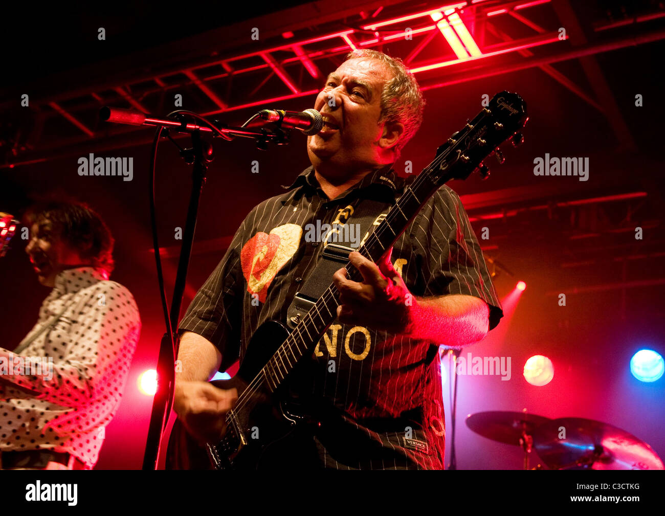 Pete Shelley Buzzcocks Stock Photos & Pete Shelley Buzzcocks Stock ...