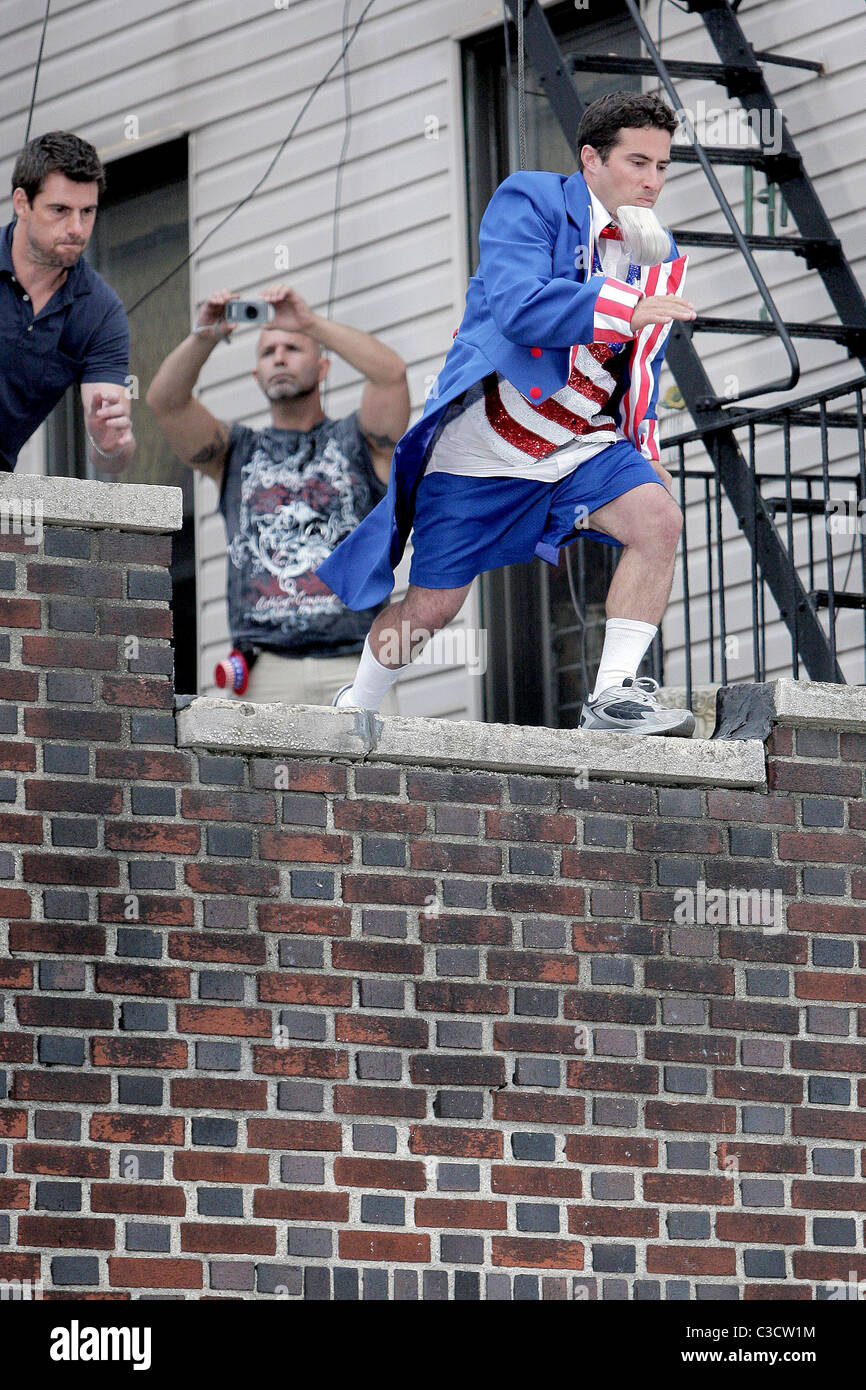 Stunt men on Gerard Butler's new film 'The Bounty Hunter' filming a ...