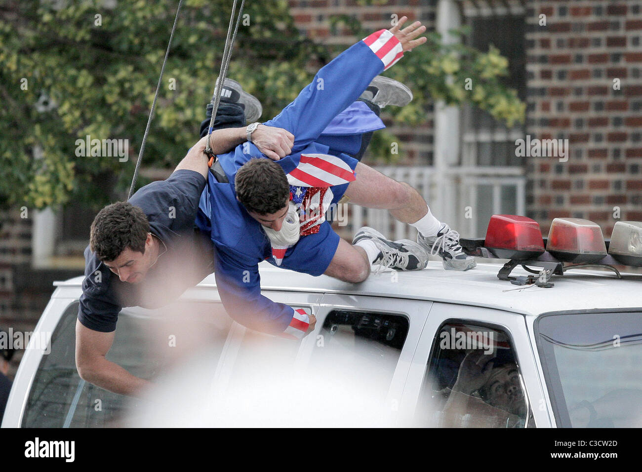 Stunt men on Gerard Butler's new film 'The Bounty Hunter' filming a ...
