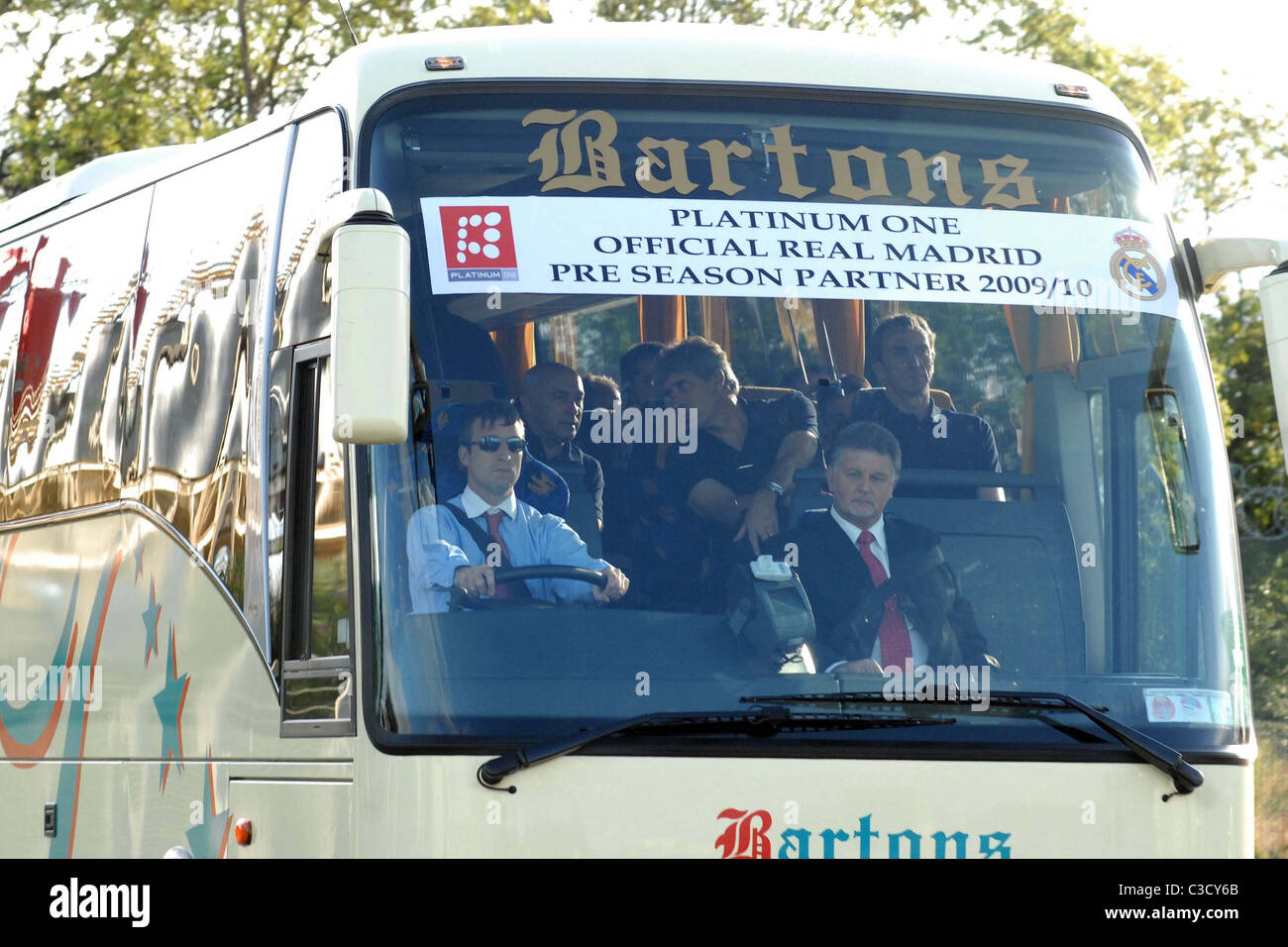 Atmosphere Real Madrid travel on their team coach to their ...
