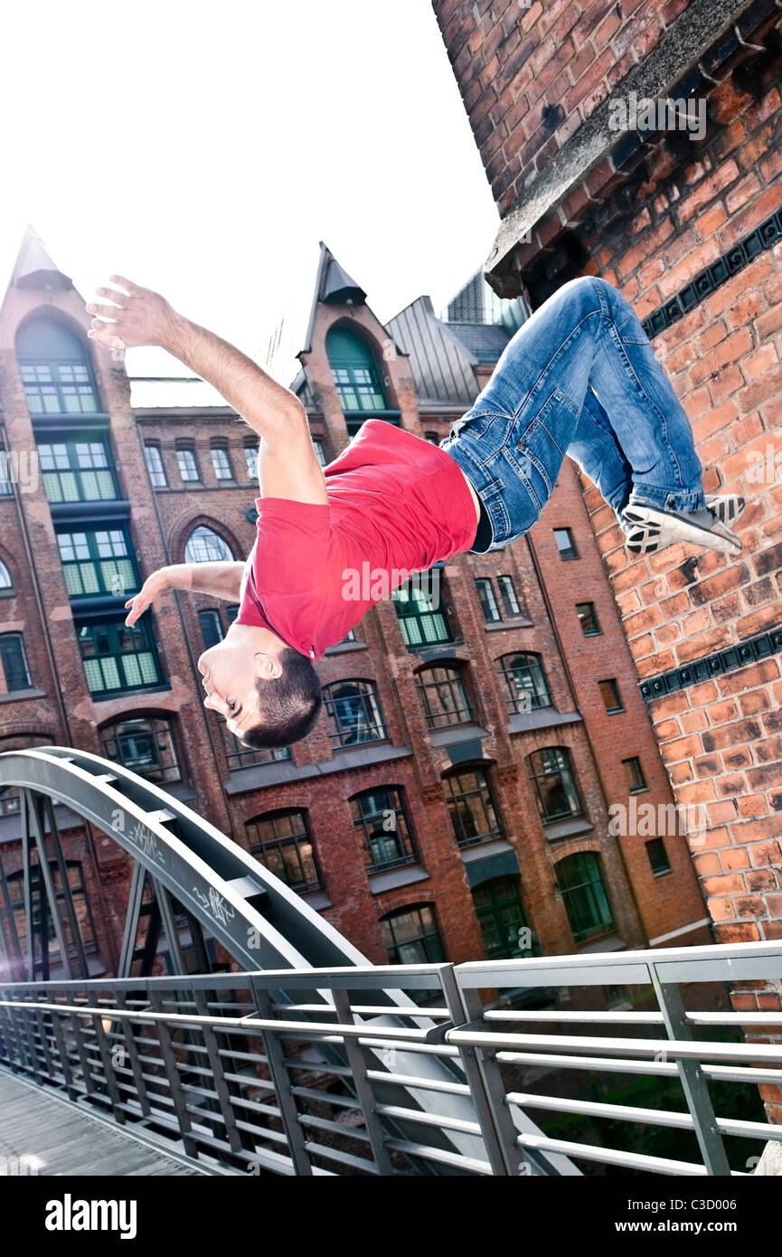 Jump buildings hi-res stock photography and images - Alamy