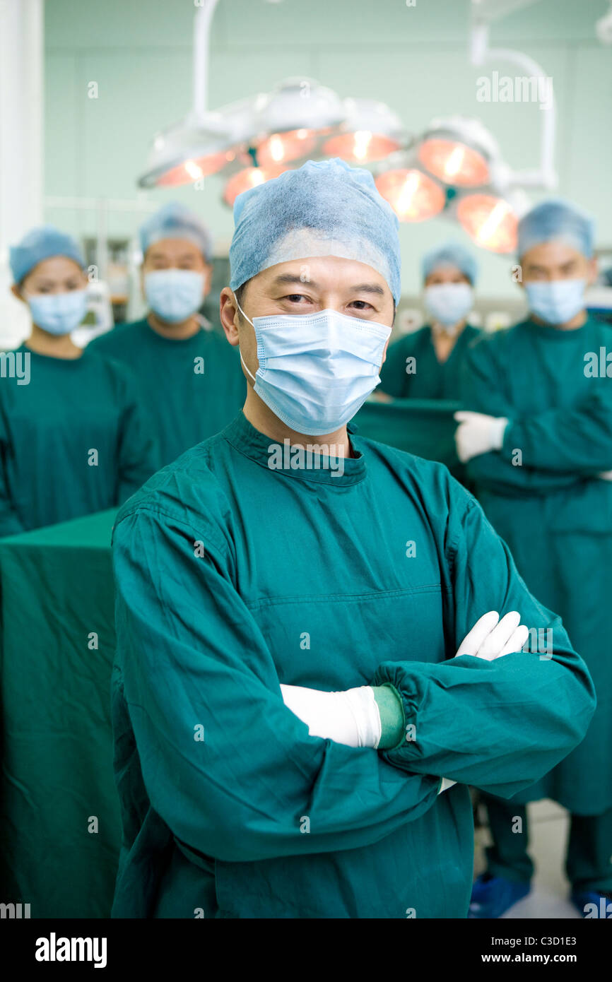 Portrait of a confident surgeon Stock Photo - Alamy