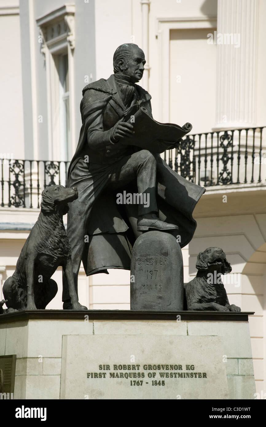 England London Belgrave square, Robert Grosvenor, Marquess of Westminster statue Stock Photo - Alamy