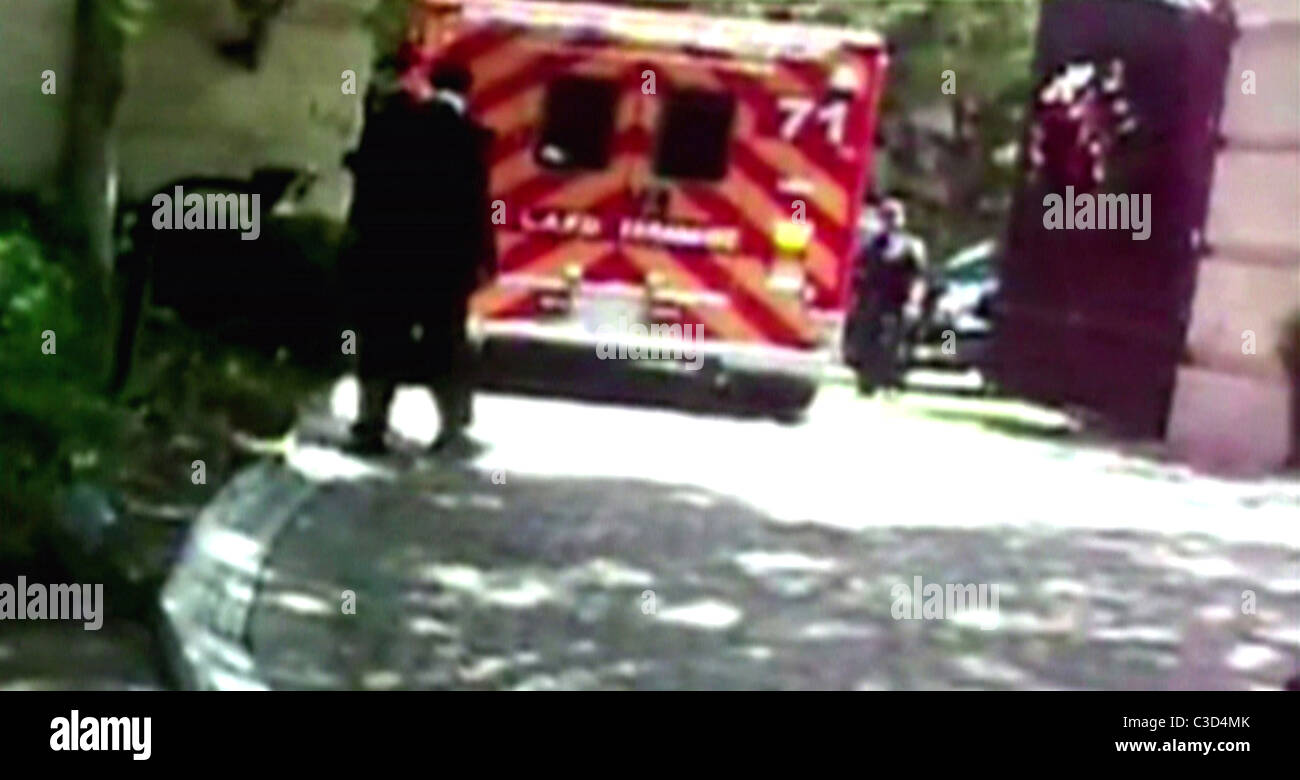 Last Picture Of Michael Jackson In Ambulance