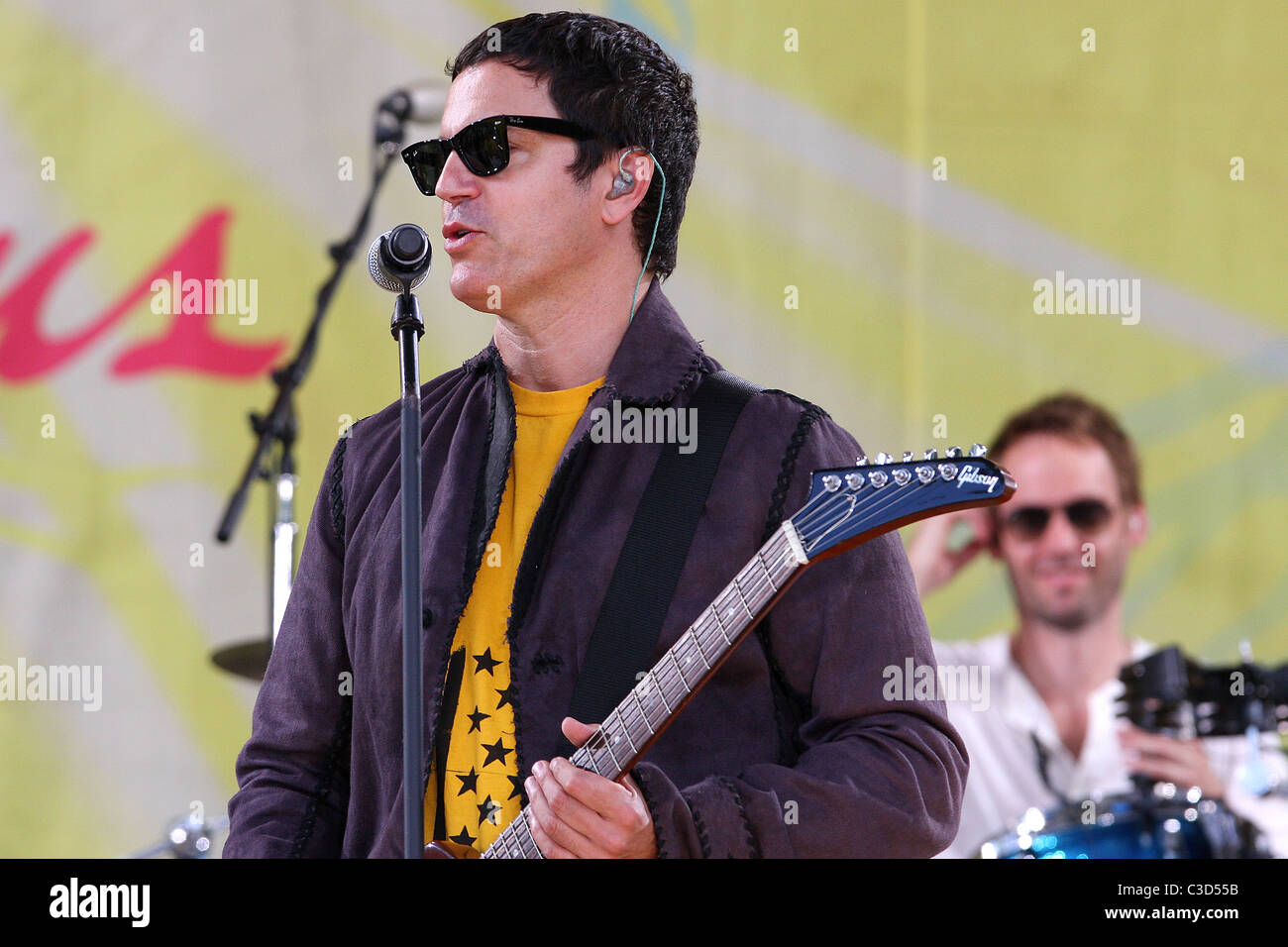 Stephan Jenkins Third Eye Blind performing live on 'Good Morning ...