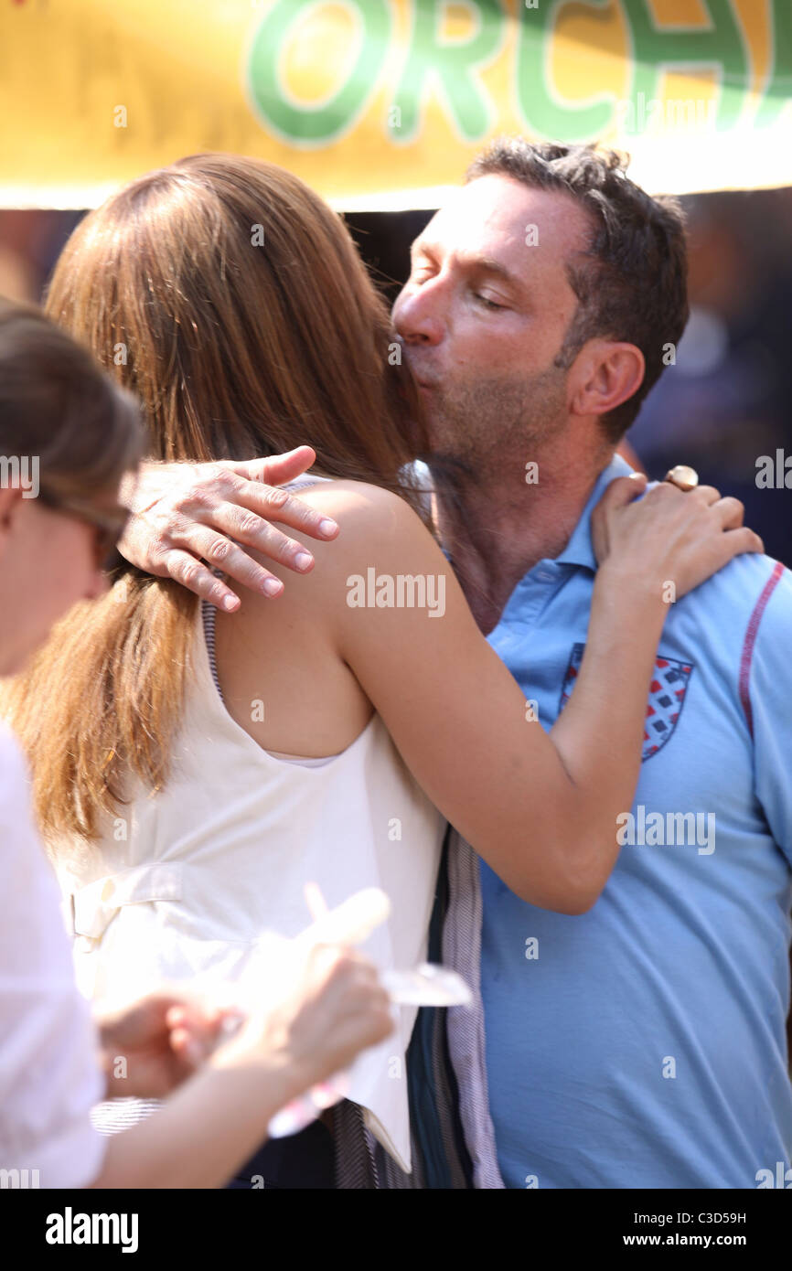 Jennifer Lopez seen on the set of her new movie 'The Back-Up Plan' in ...
