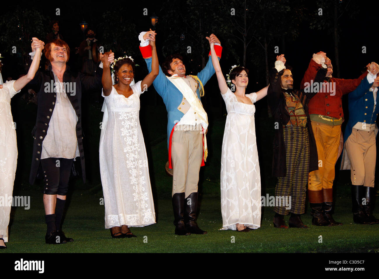 Audra McDonald, Raul Esparza, Anne Hathaway, David Pittu and Jay O ...