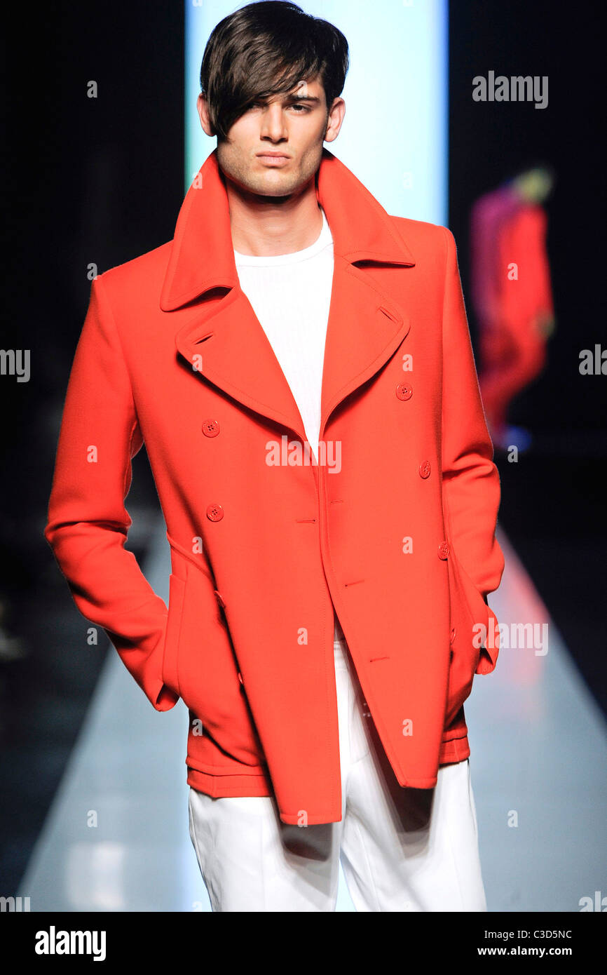 Model Paris Fashion Week Menswear Spring/Summer 2010 - Jean Paul ...