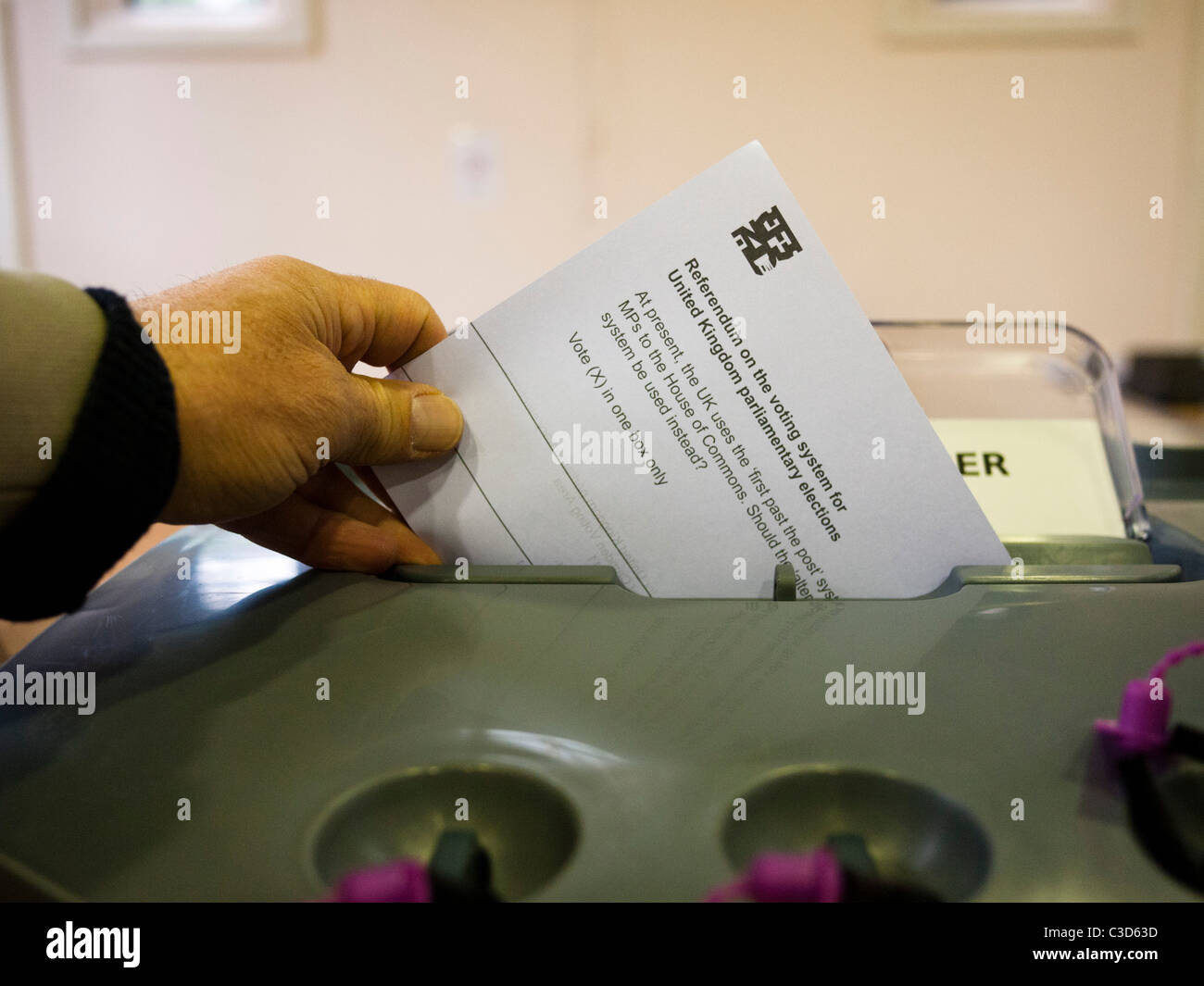 Voting system hi-res stock photography and images - Alamy