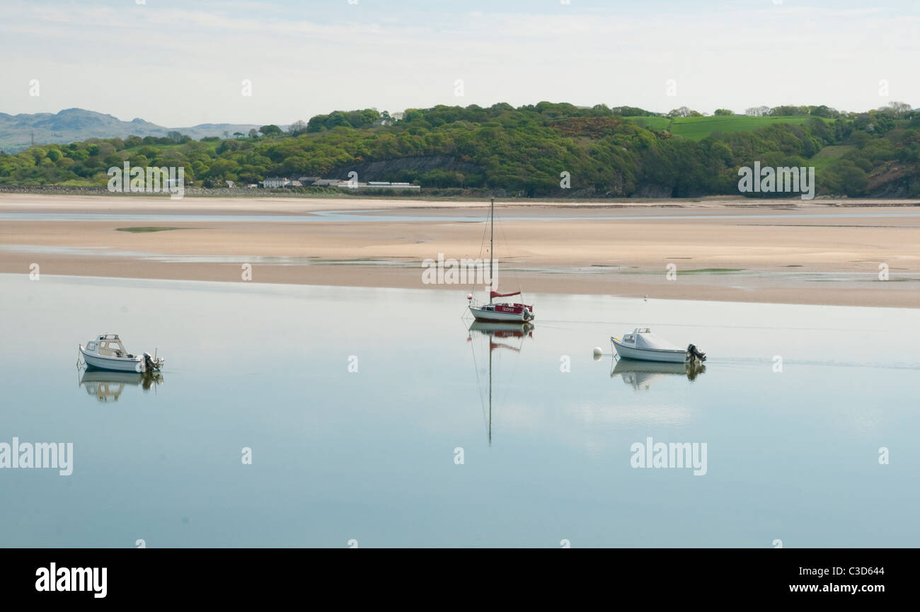 Welsh Bay and boats Stock Photo - Alamy