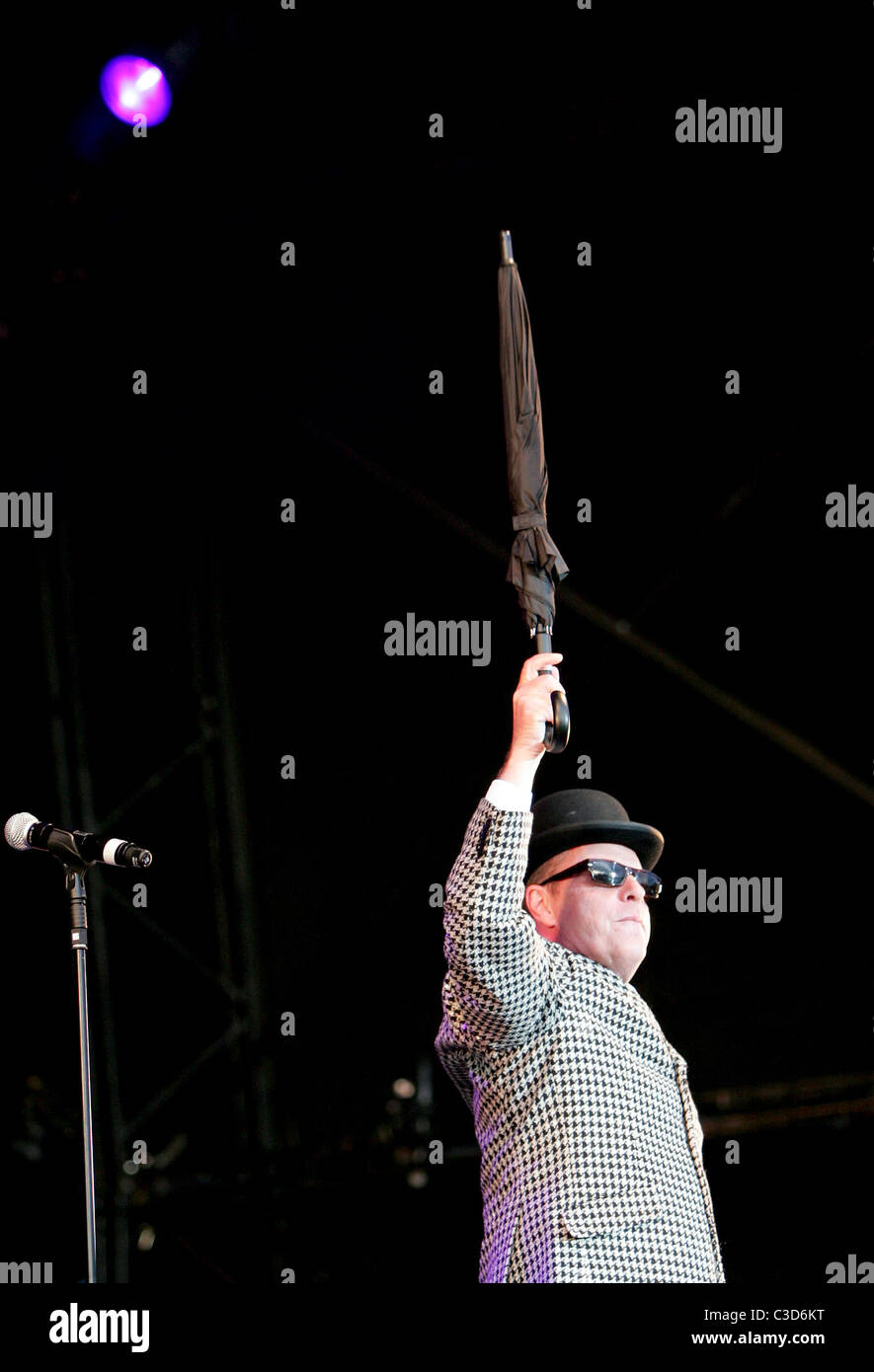 Suggs from madness madstock festival hi-res stock photography and ...