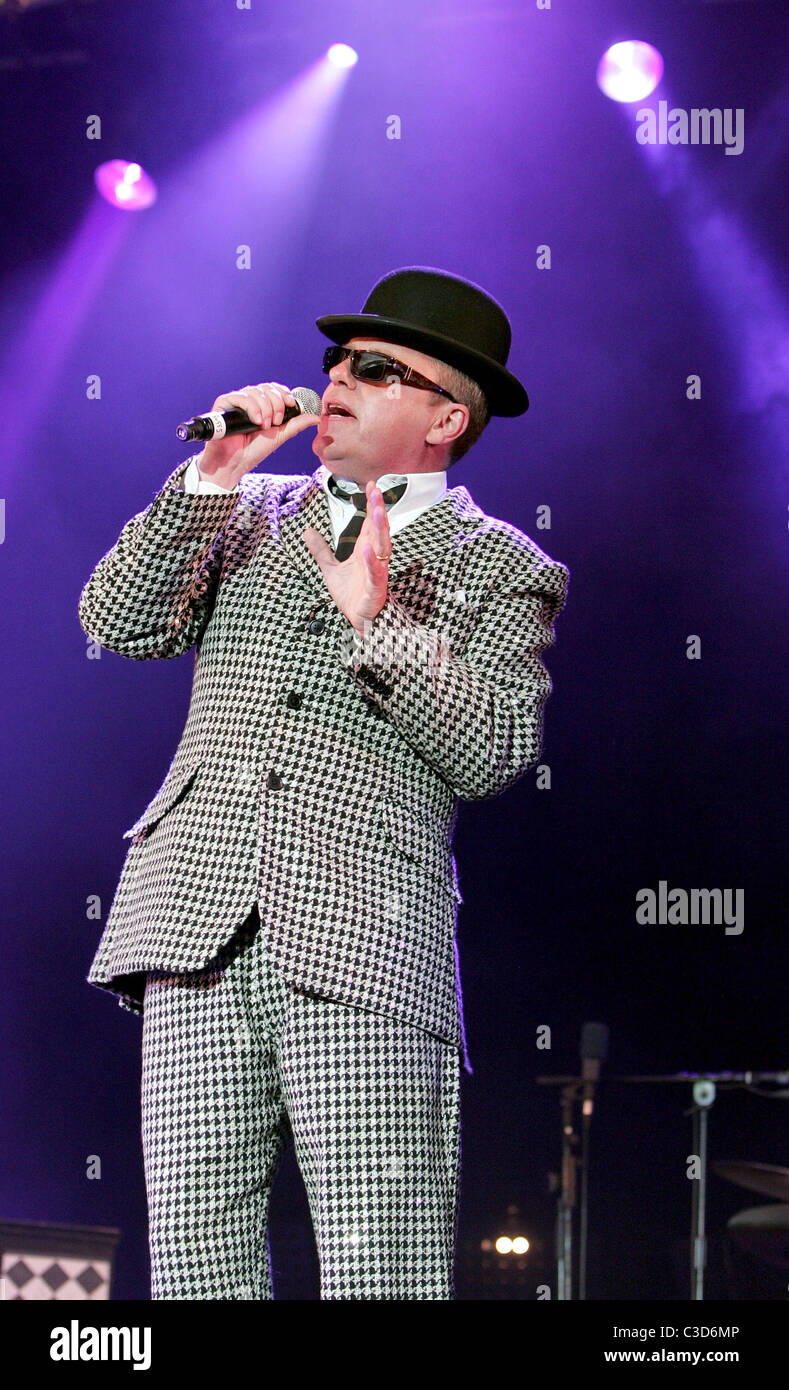 Suggs from Madness Madstock Festival 2009 held at Victoria Park London ...