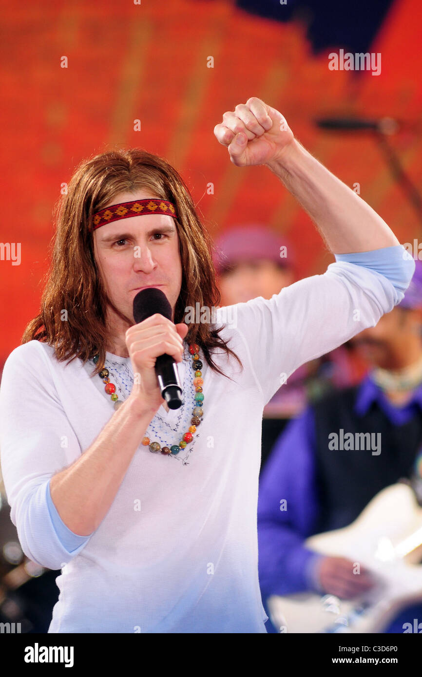 The cast of the Broadway Musical 'Hair' performs live on 'Good Morning ...