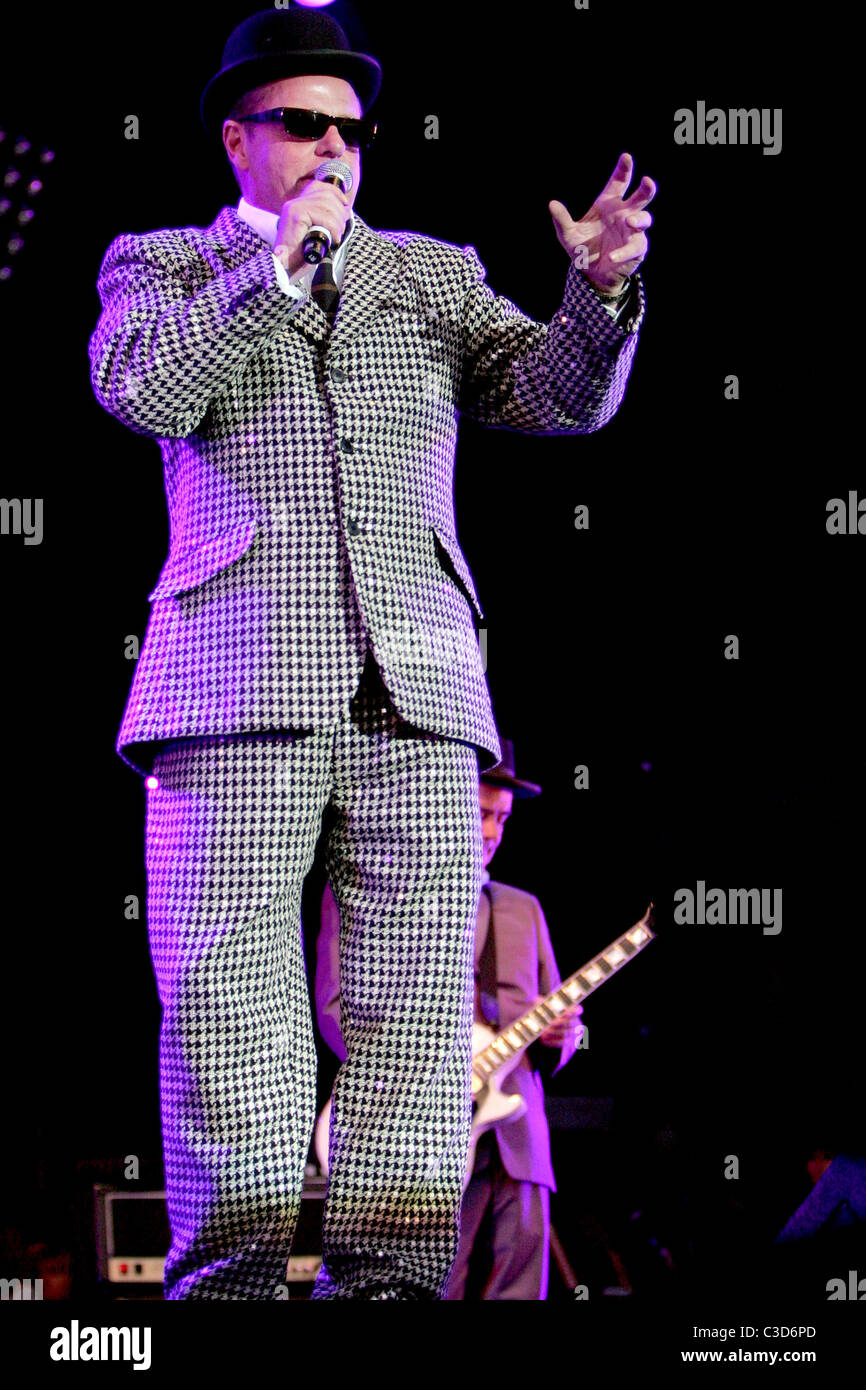 Suggs from Madness Madstock Festival 2009 held at Victoria Park London ...