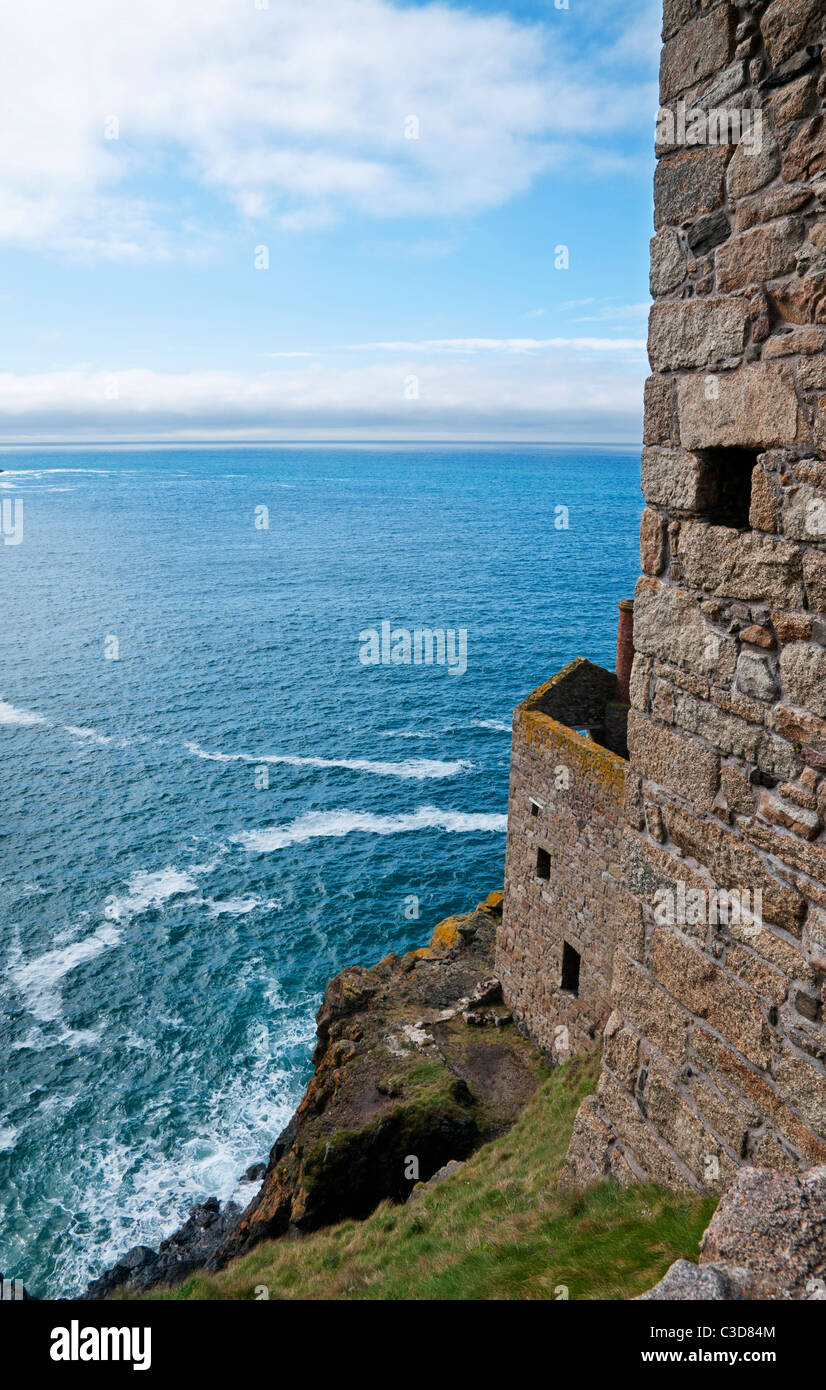 Mine engine houses cornwall hi-res stock photography and images - Alamy