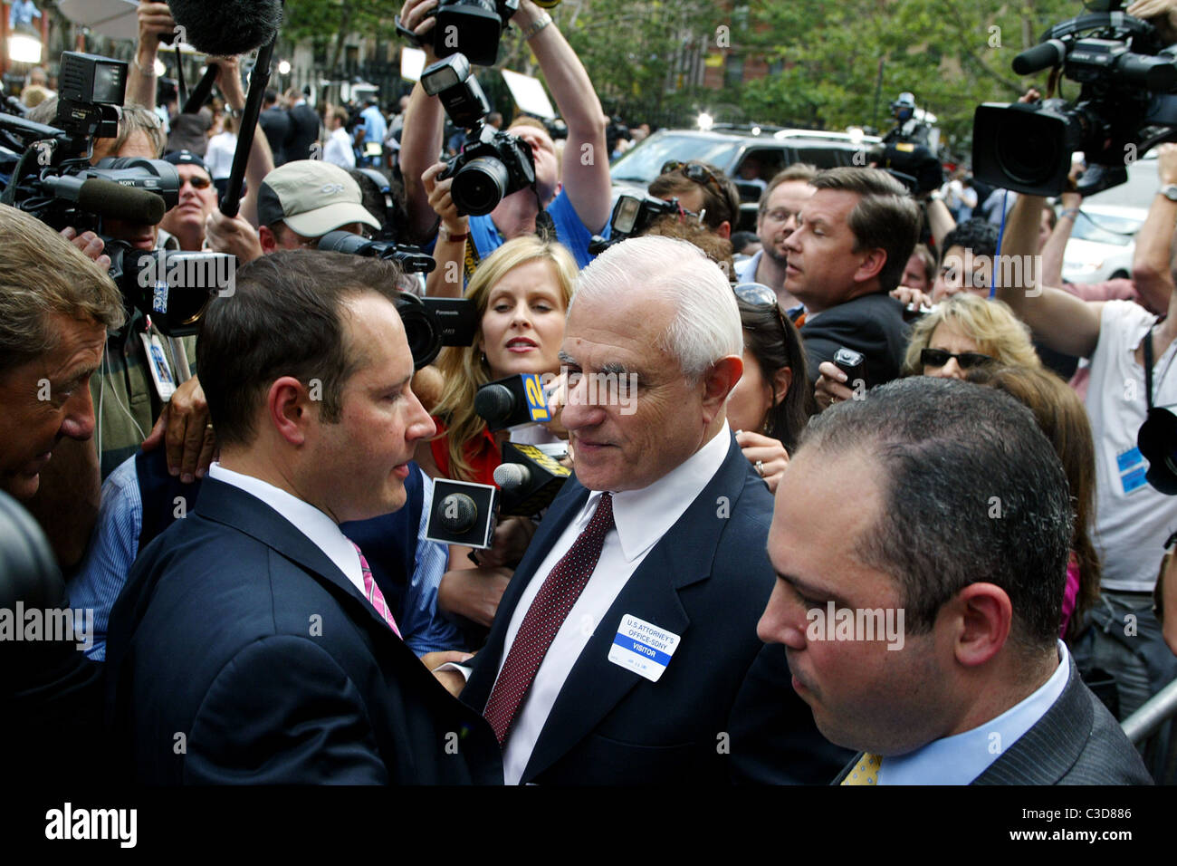 Bernie madoff hi-res stock photography and images - Alamy
