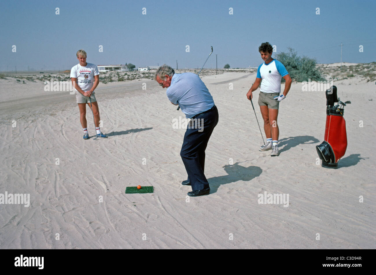 Expatriates playing Golf, United Arab Emirates, UAE Stock Photo - Alamy