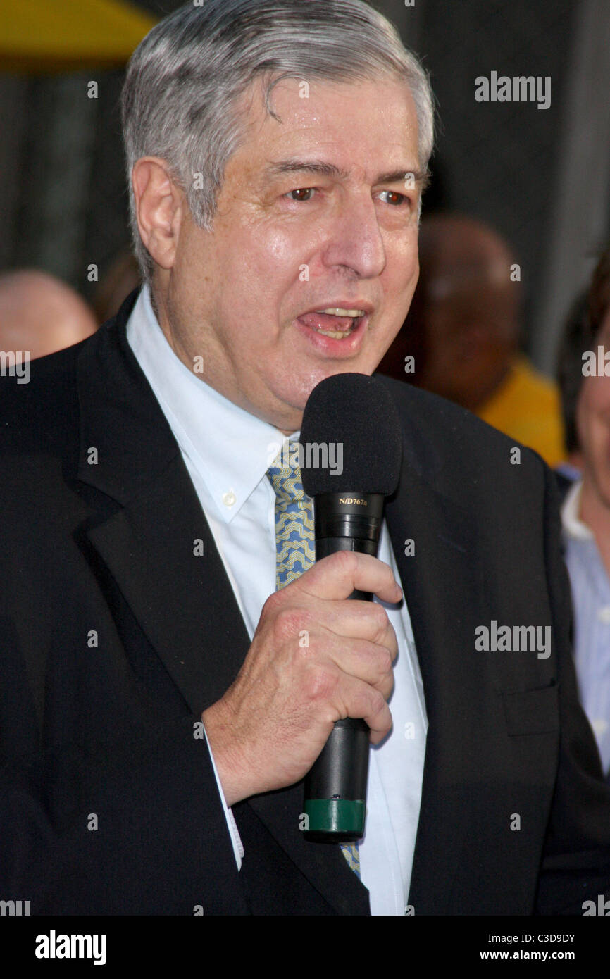 Tim Zagat Dan Biederman, Chef Tom Colicchio and Tim Zagat host the ...