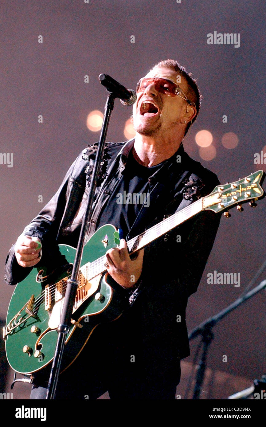 Bono u2 performing live in concert at amsterdam arena amsterdam hi-res stock photography and ...