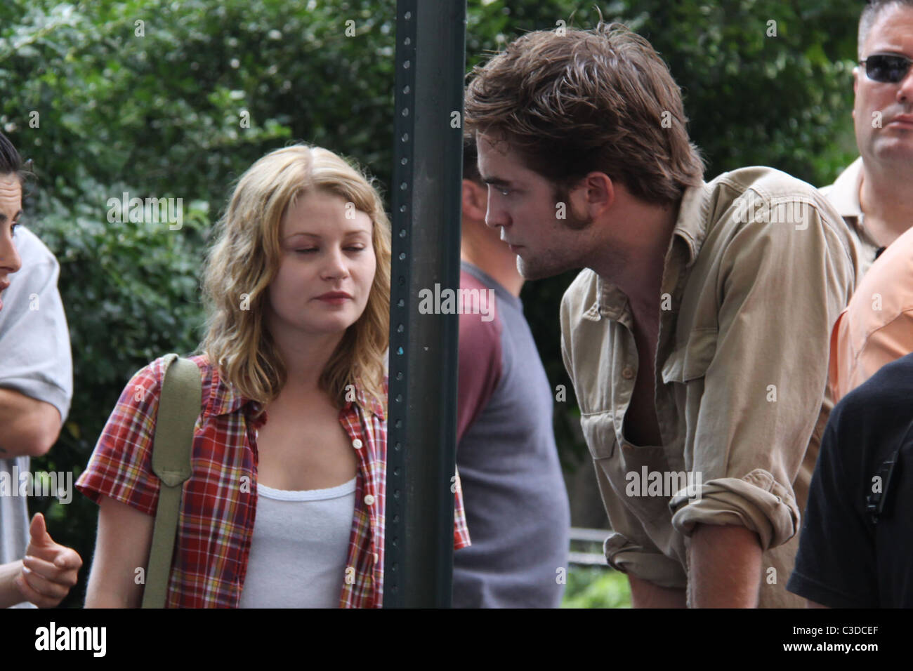Emilie de Ravin and Robert Pattinson on the set of their new film ...