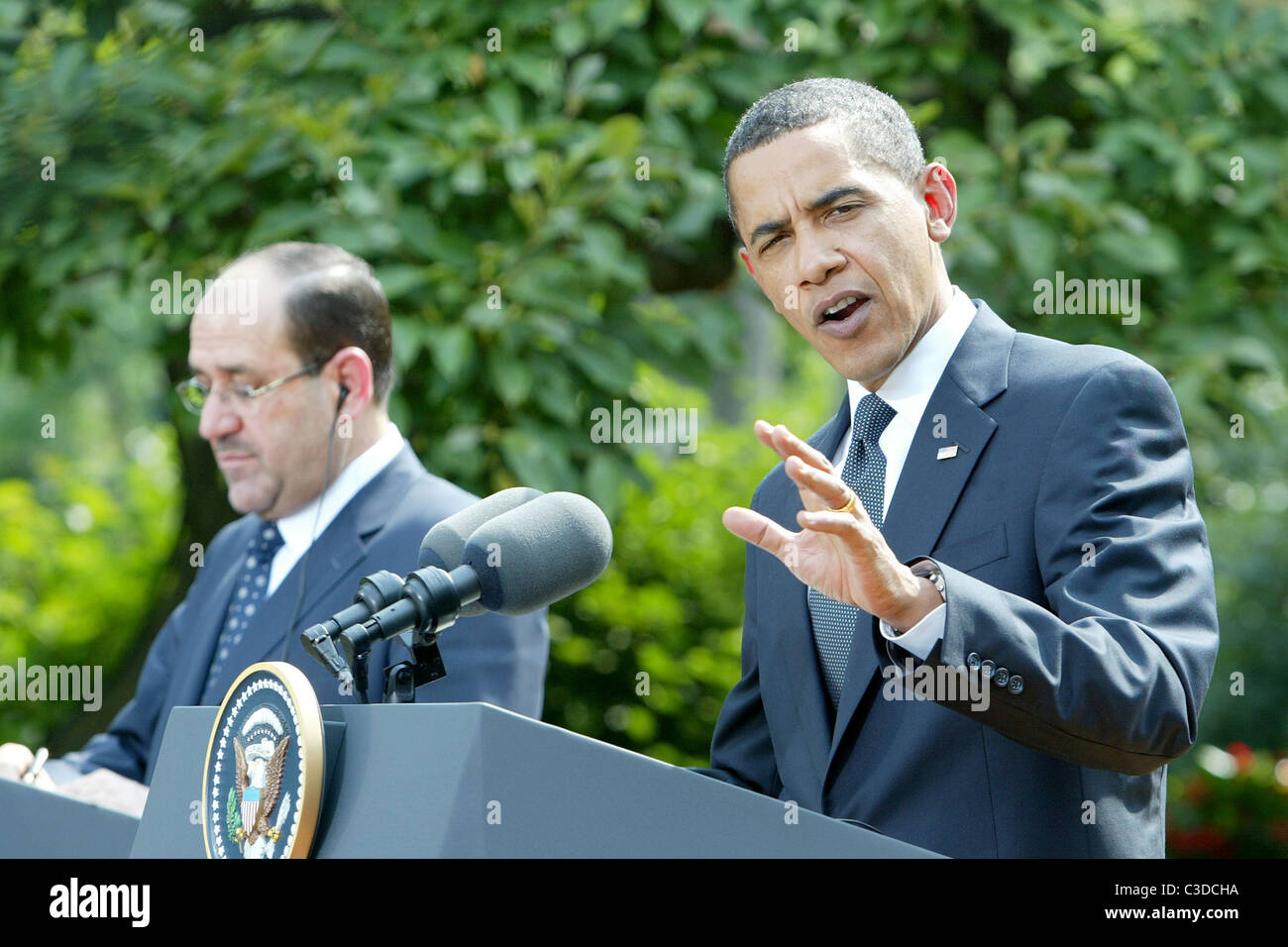 Iraqi Prime Minister Nouri al-Maliki and President Barack Obama conduct ...