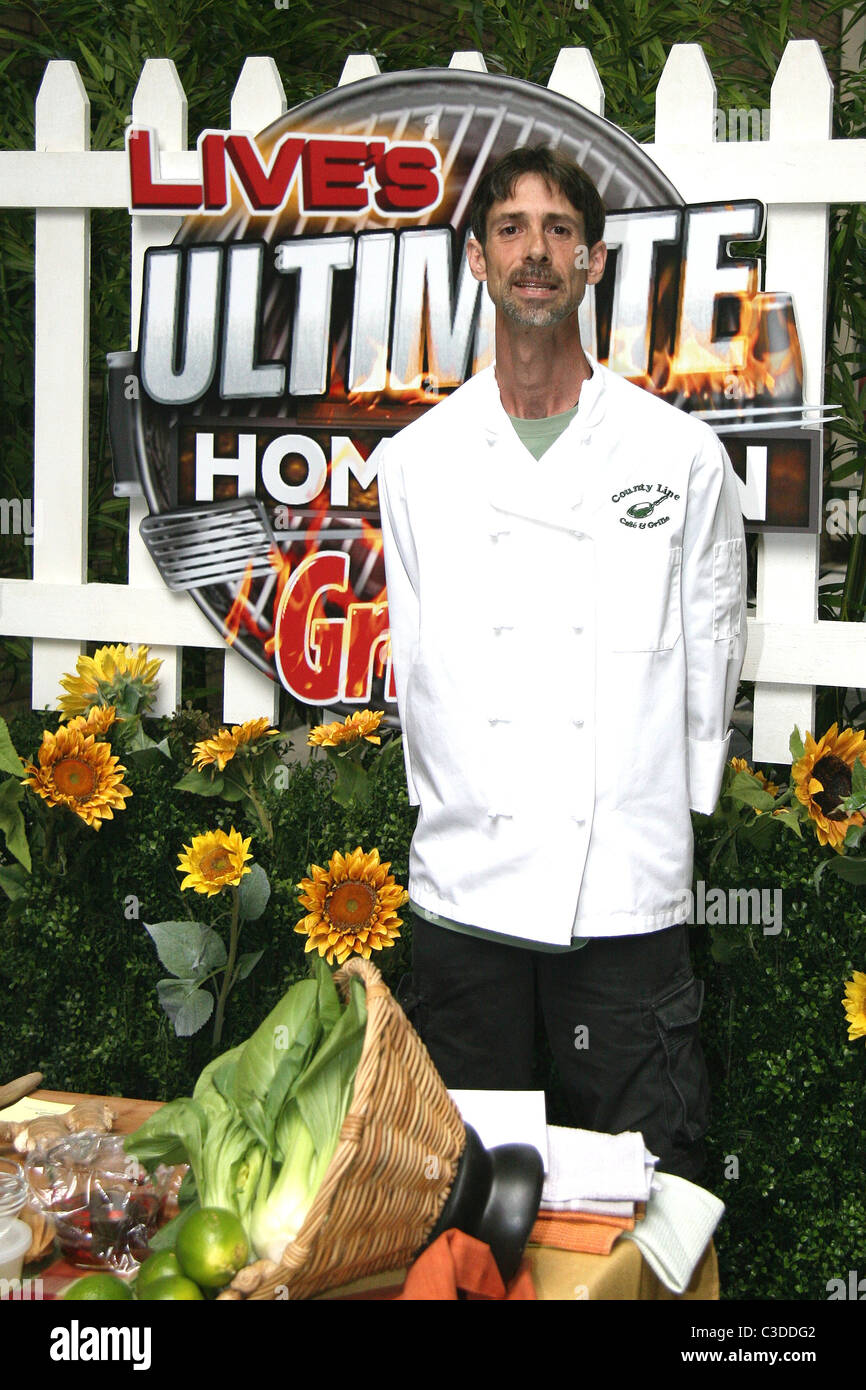 Kevin Howe Regis Philbin and Kelly Ripa filming the segment 'Live's ...