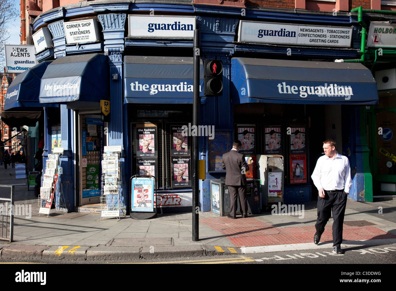 Newsagents Shop Britain Stock Photos & Newsagents Shop Britain Stock ...