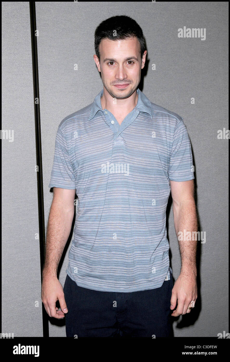 Freddie Prinze Jr. attends Comic-Con 2009 at the San Diego Convention ...