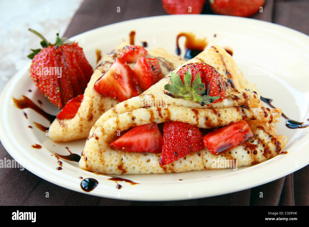 Crepe cone hi-res stock photography and images - Alamy