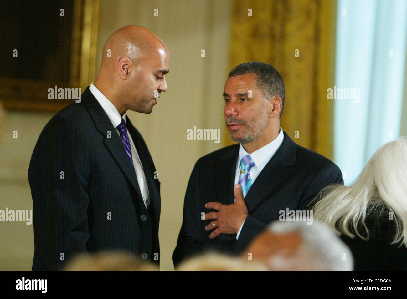 New York Governor David Patterson US President Barack Obama signs a ...