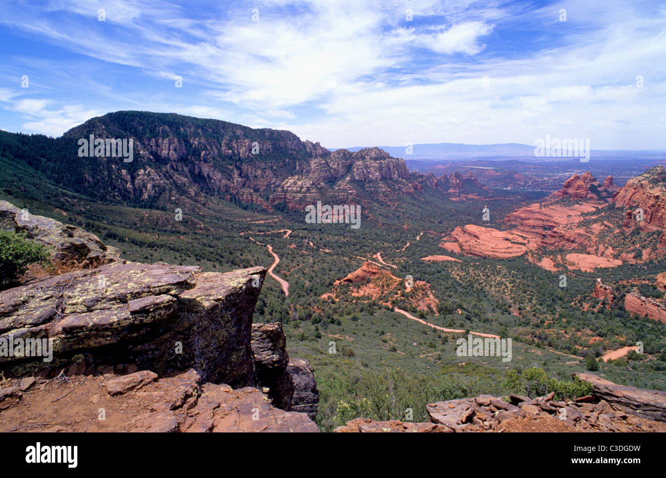 Sedona's main attraction is its stunning array of red sandstone ...