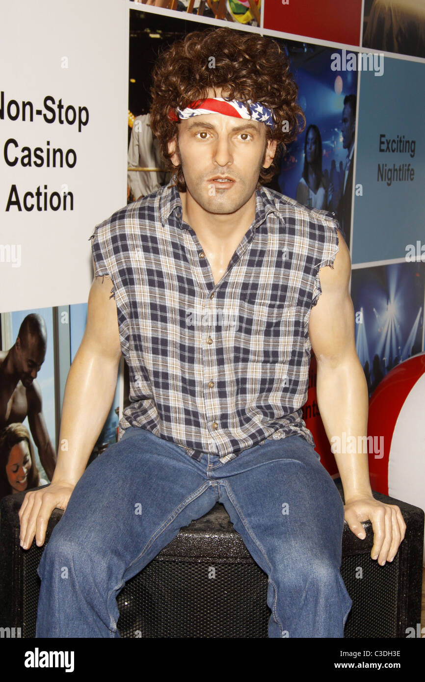 Bruce Springsteen wax sculpture Madame Tussauds wax sculptures of New ...
