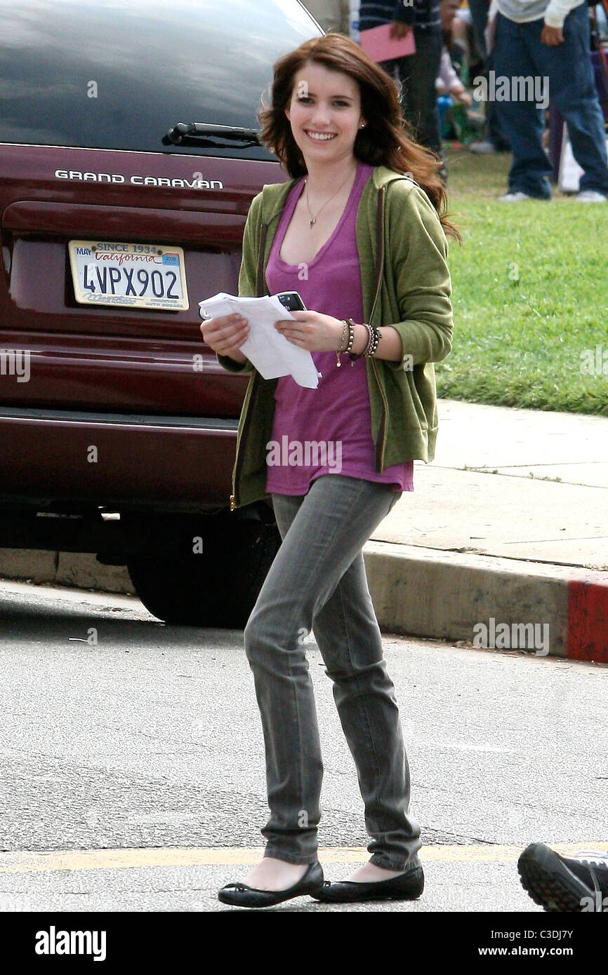 Paparazzi emma roberts 290709 hi-res stock photography and images - Alamy