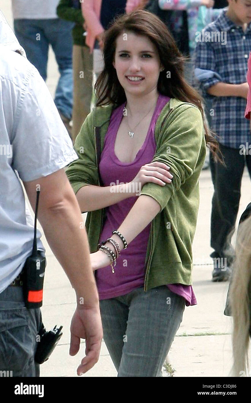 Paparazzi emma roberts 290709 hi-res stock photography and images - Alamy