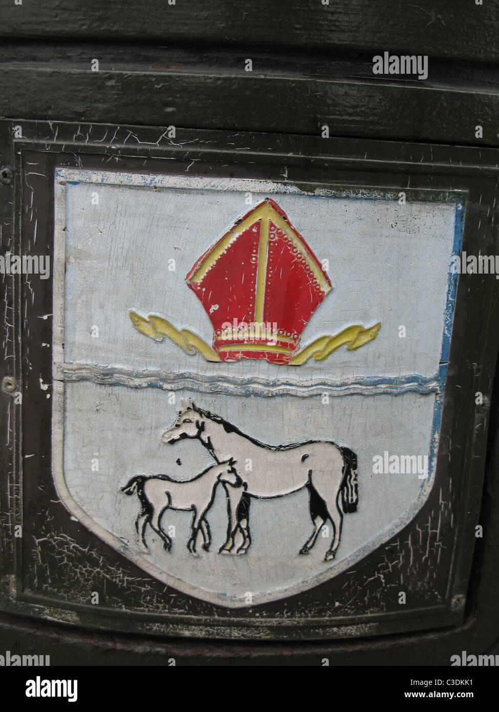 Crest on litter bin City of Ely Stock Photo - Alamy