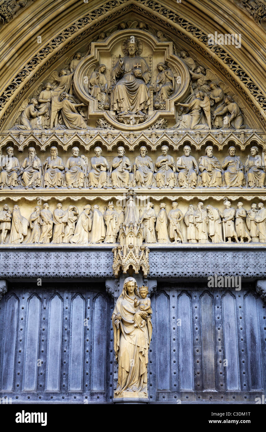 Westminster abbey close up statue hi-res stock photography and images ...