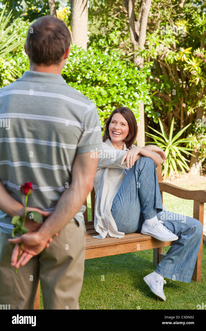 Couple rose garden offering hi-res stock photography and images - Alamy