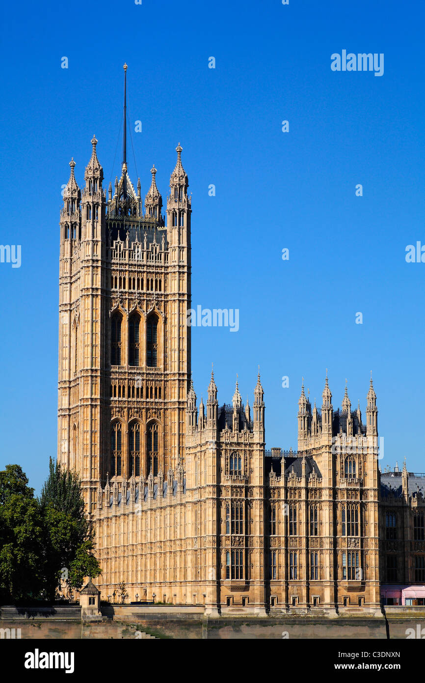Victoria tower london hi-res stock photography and images - Alamy
