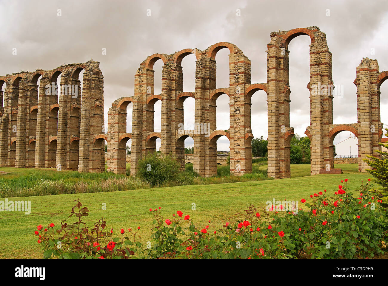 Merida Aquädukt - Merida Aqueduct 01 Stock Photo - Alamy