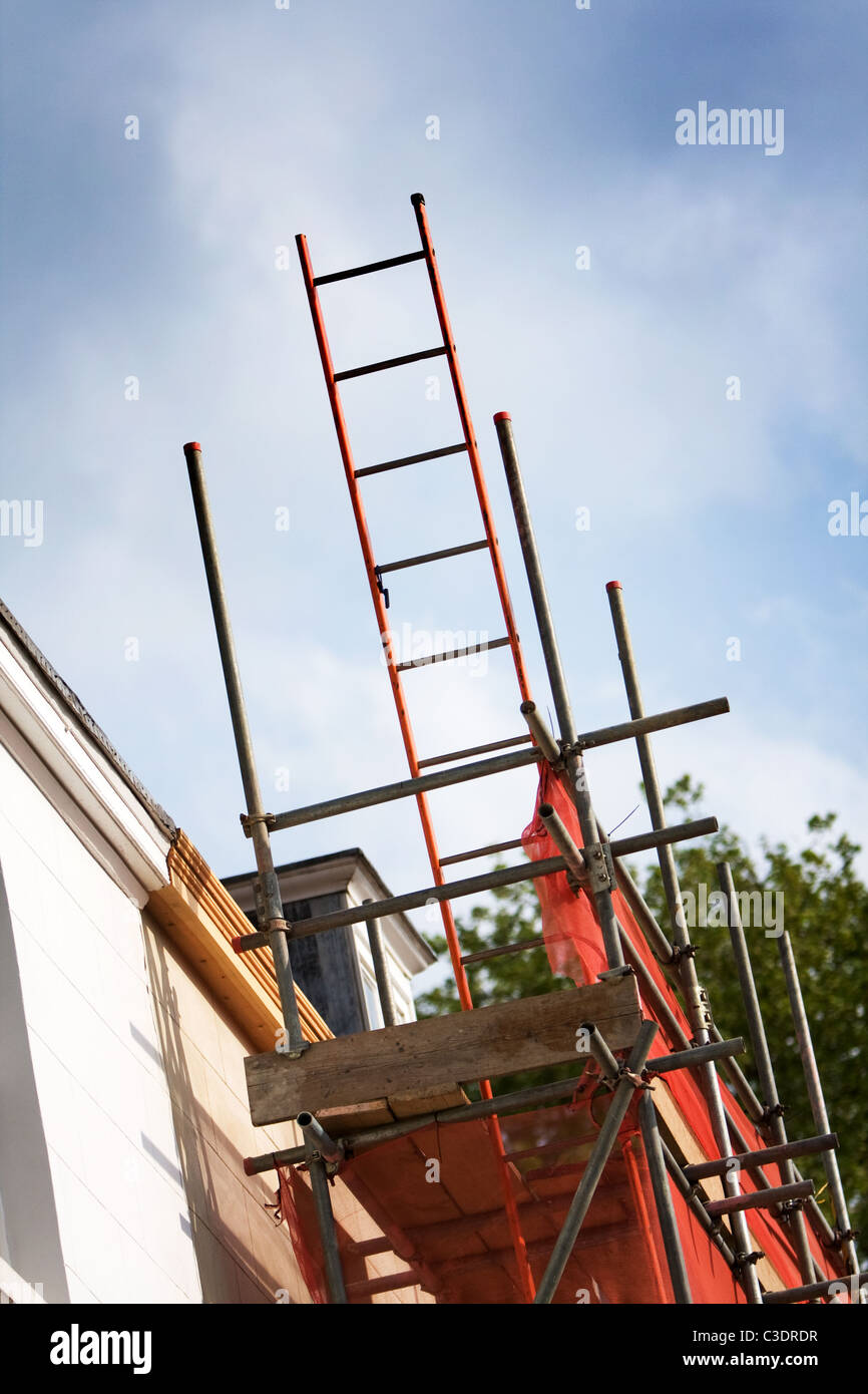 Scaffolding on the building hi-res stock photography and images - Alamy