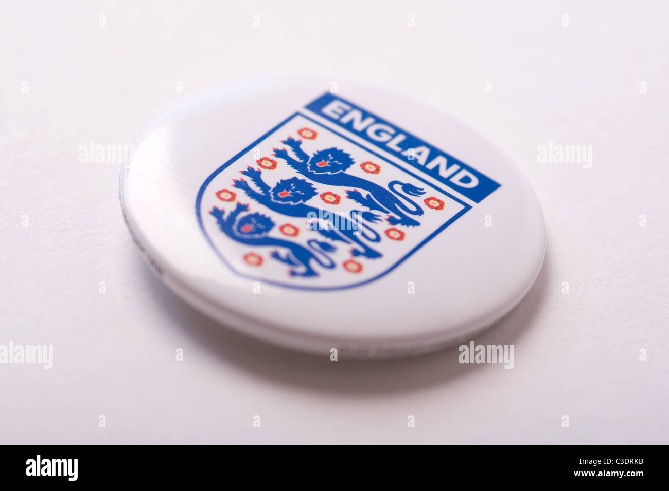 England football badge hi-res stock photography and images - Alamy