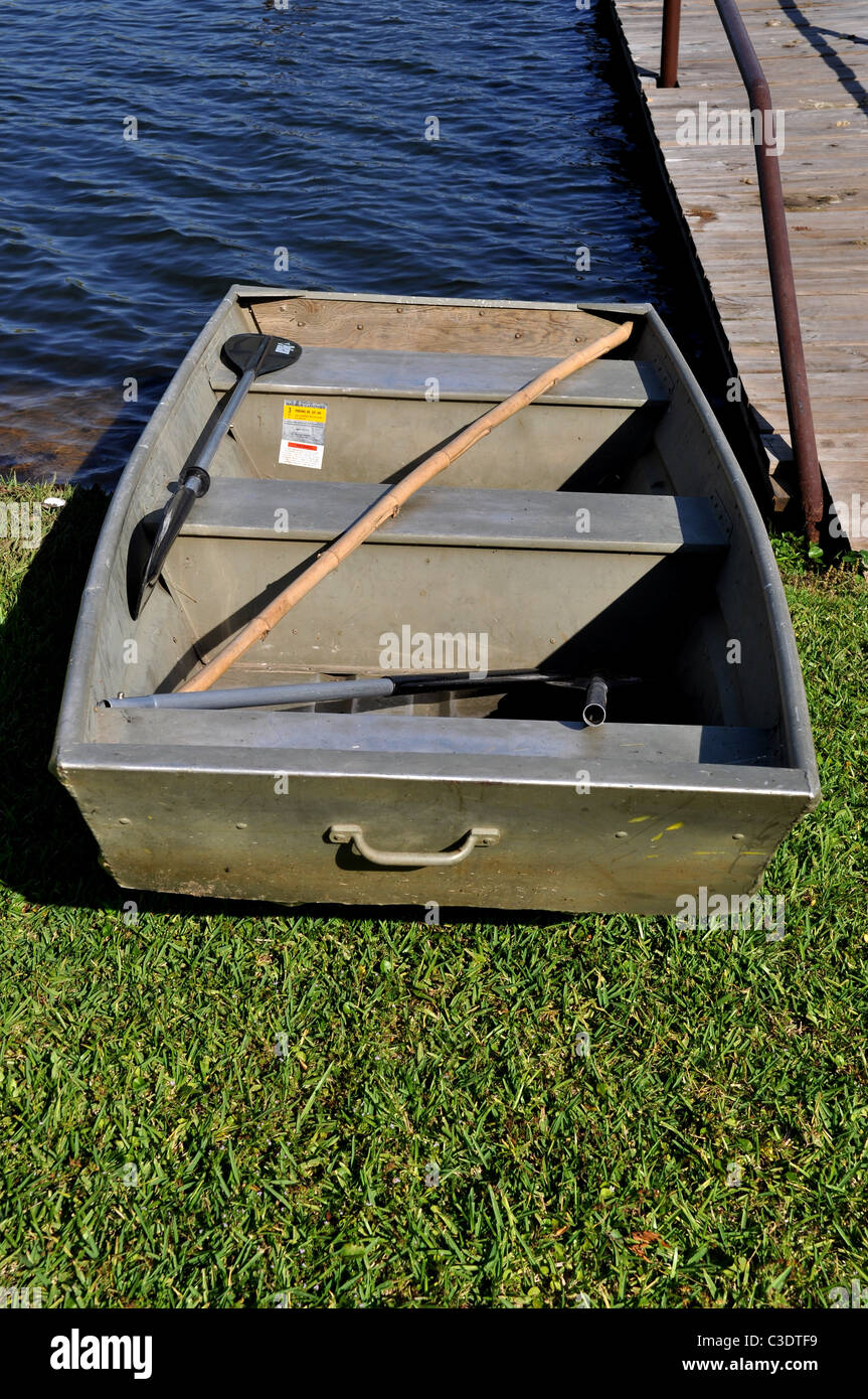 Small boat pulled up hi-res stock photography and images - Alamy