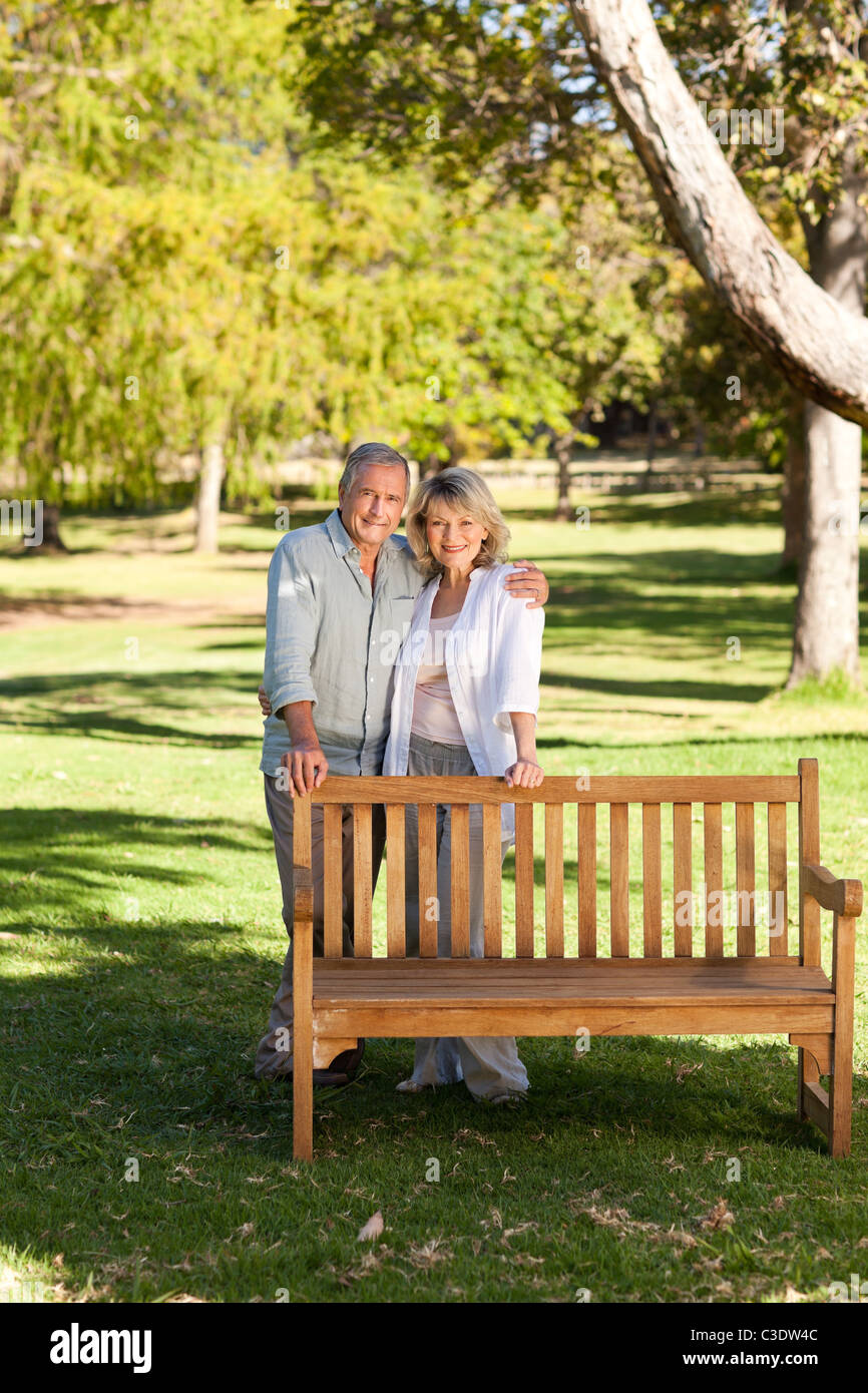 Couple bench behind hi-res stock photography and images - Alamy