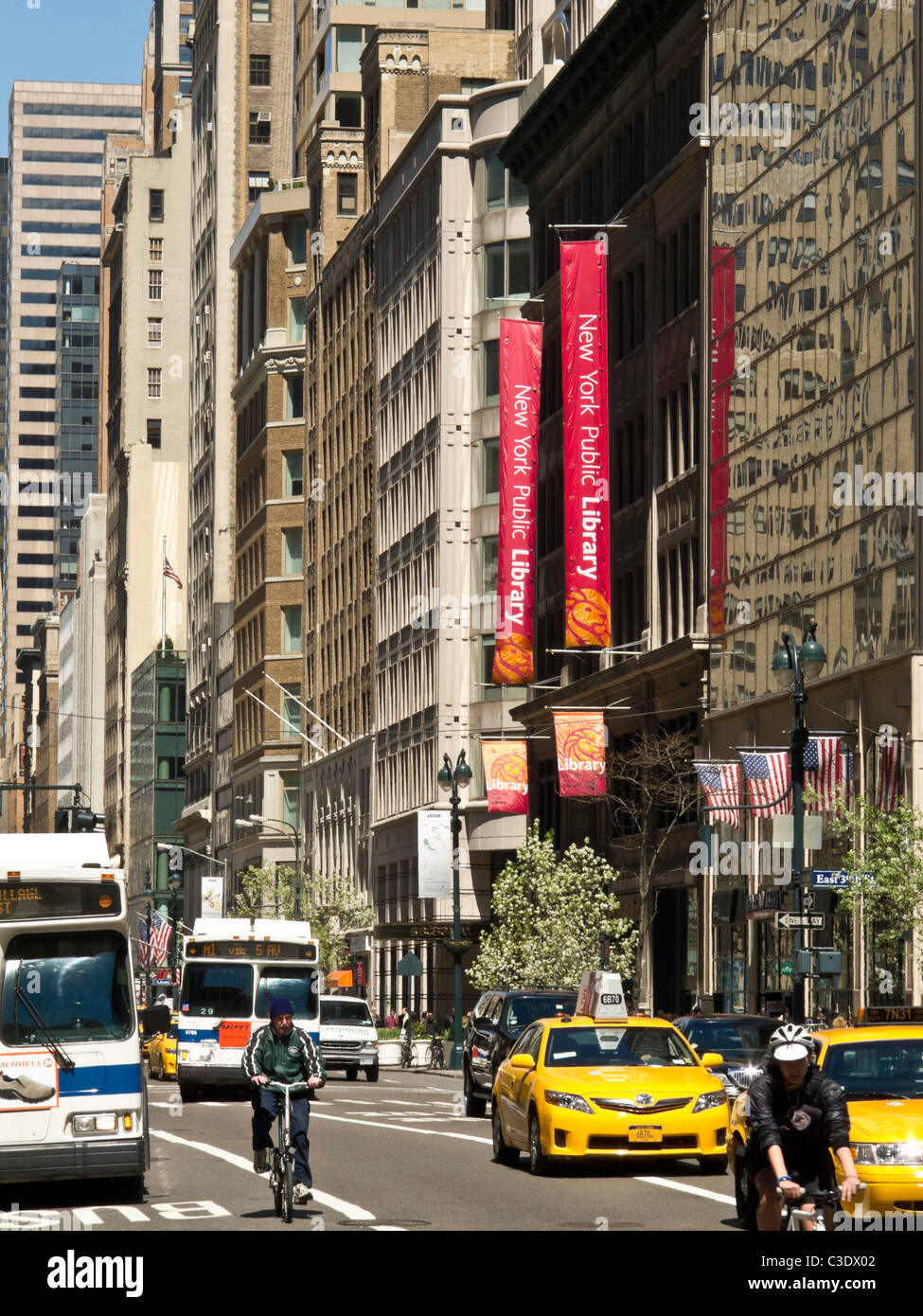 Mid-Manhattan Library, 455 Fifth Avenue at 40th Street, NYC Stock Photo ...