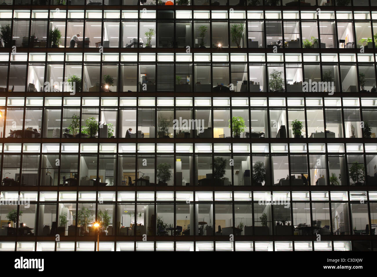 Office building many windows night hi-res stock photography and images ...